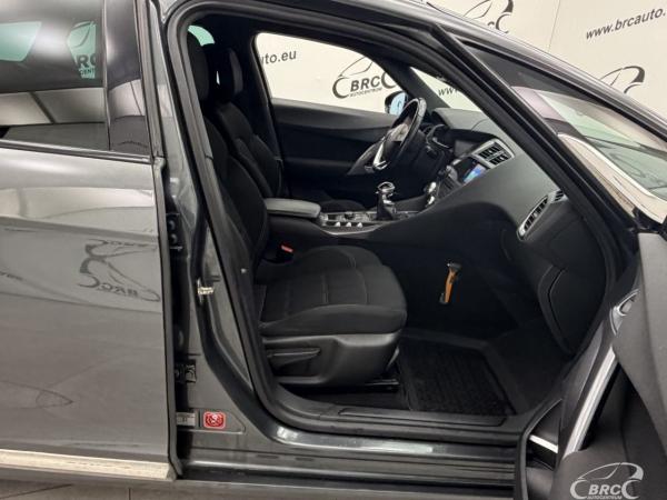 Citroen DS5 2014 Viļņa vietnē Citroen DS5 2014 Viļņa, ar dzinēja tilpumu 1.56 L un nobraukumu 268 tūkst. km par 4000 €, foto 5 vietnē AUTOMOTO.COM.LV