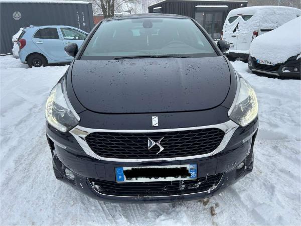 Citroen DS5 2016 in Taurage, with an engine capacity of 1.56 L and mileage of 171 thousand km for 5700 €, photo 2 on AUTOMOTO.COM.LV