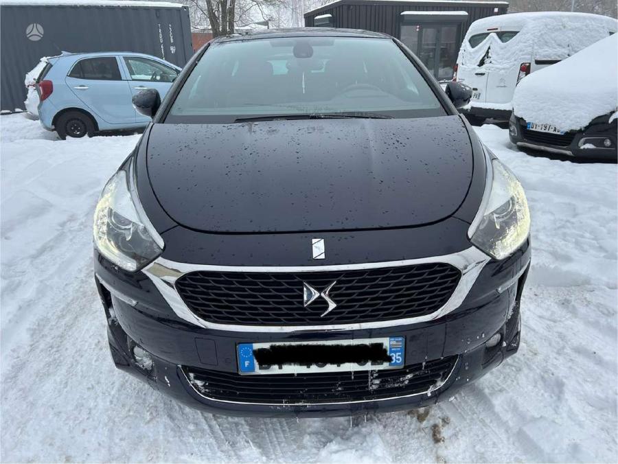Citroen DS5 2016 in Taurage, with an engine capacity of 1.56 L and mileage of 171 thousand km for 5700 €, photo 2 on AUTOMOTO.COM.LV