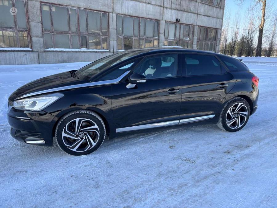 Citroen DS5 2017 in Taurage, with an engine capacity of 2.00 L and mileage of 218 thousand km for 7700 €, photo 2 on AUTOMOTO.COM.LV