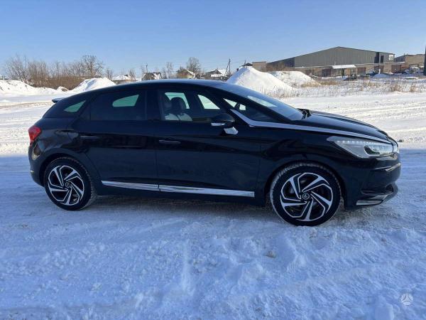 Citroen DS5 2017 in Taurage, with an engine capacity of 2.00 L and mileage of 218 thousand km for 7700 €, photo 4 on AUTOMOTO.COM.LV
