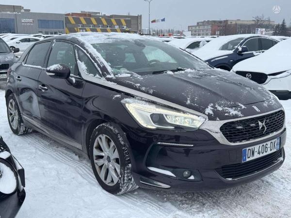 Sarkans Citroen DS5 2015 Tauragė, ar dzinēja tilpumu 2.00 L un nobraukumu 240 tūkst. km par 6200 €, foto 2 vietnē AUTOMOTO.COM.LV