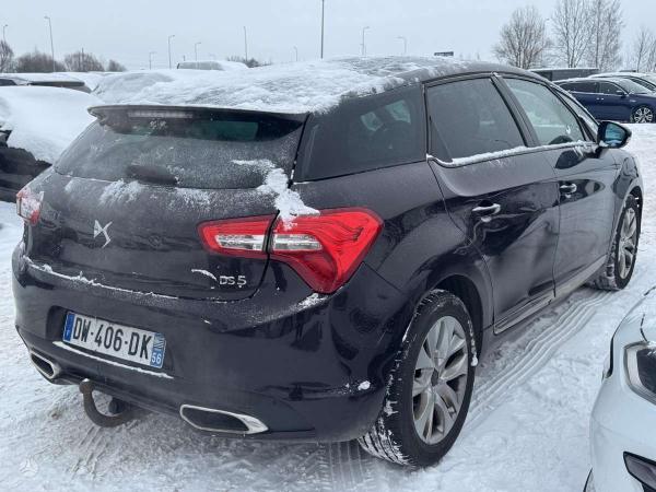 Sarkans Citroen DS5 2015 Tauragė, ar dzinēja tilpumu 2.00 L un nobraukumu 240 tūkst. km par 6200 €, foto 3 vietnē AUTOMOTO.COM.LV