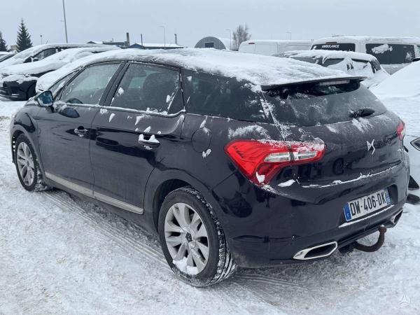 Sarkans Citroen DS5 2015 Tauragė, ar dzinēja tilpumu 2.00 L un nobraukumu 240 tūkst. km par 6200 €, foto 4 vietnē AUTOMOTO.COM.LV