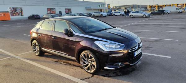 Violet Citroen DS5 2015 in Kaunas, with an engine capacity of 2.00 L and mileage of 304 thousand km for 6500 €, photo 2 on AUTOMOTO.COM.LV