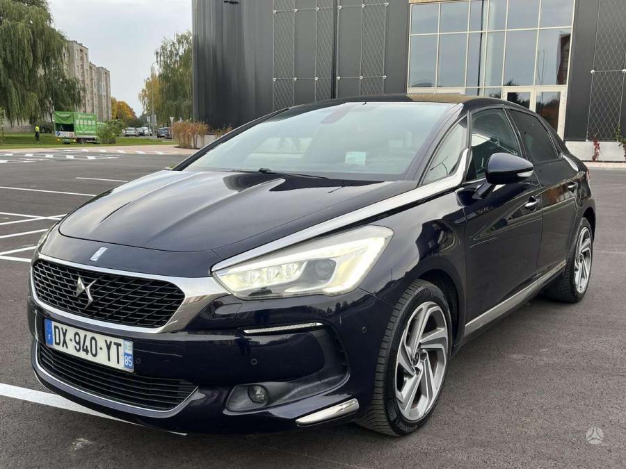 Violets Citroen DS5 2015 Tauragė, ar dzinēja tilpumu 2.00 L un nobraukumu 260 tūkst. km par 6450 €, foto 1 vietnē AUTOMOTO.COM.LV