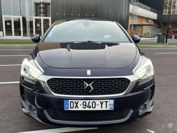 Violet Citroen DS5 2015 in Taurage, with an engine capacity of 2.00 L and mileage of 260 thousand km for 6450 €, photo 3 on AUTOMOTO.COM.LV