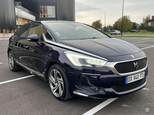 Violet Citroen DS5 2015 in Taurage, with an engine capacity of 2.00 L and mileage of 260 thousand km for 6450 €, photo 4 on AUTOMOTO.COM.LV