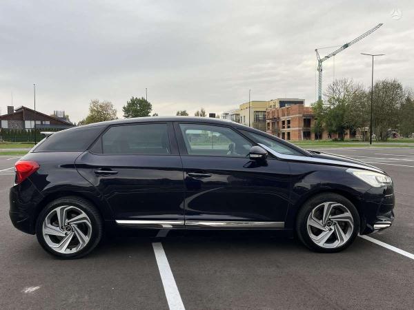Violet Citroen DS5 2015 in Taurage, with an engine capacity of 2.00 L and mileage of 260 thousand km for 6450 €, photo 5 on AUTOMOTO.COM.LV