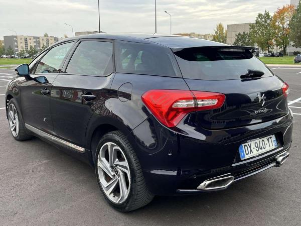 Violet Citroen DS5 2015 in Taurage, with an engine capacity of 2.00 L and mileage of 260 thousand km for 6450 €, photo 9 on AUTOMOTO.COM.LV