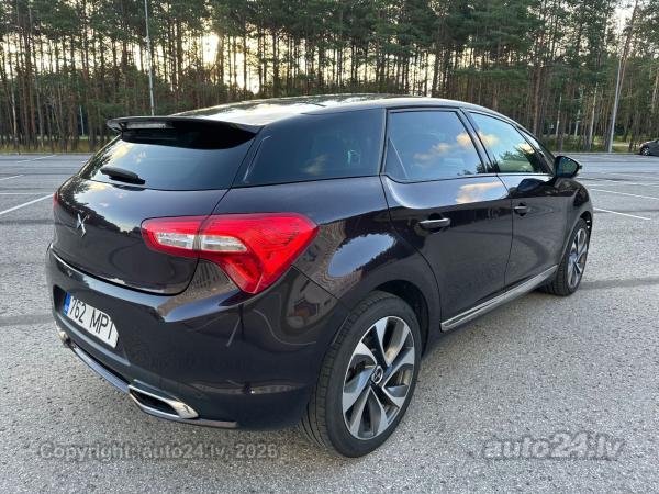 Violets Citroen DS5 2016 Tallina, ar dzinēja tilpumu 1.60 L un nobraukumu 190 tūkst. km par 6500 €, foto 3 vietnē AUTOMOTO.COM.LV