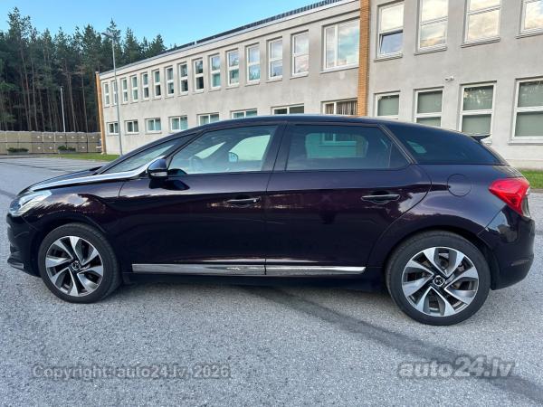 Violets Citroen DS5 2016 Tallina, ar dzinēja tilpumu 1.60 L un nobraukumu 190 tūkst. km par 6500 €, foto 7 vietnē AUTOMOTO.COM.LV