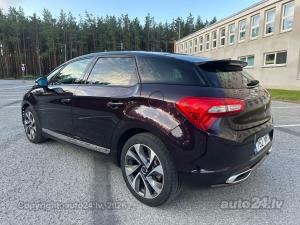 Violets Citroen DS5 2016 Tallina, ar dzinēja tilpumu 1.60 L un nobraukumu 190 tūkst. km par 6500 €, foto 18 vietnē AUTOMOTO.COM.LV