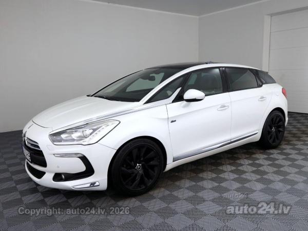 White Citroen DS5 2012 in Tallinn, with an engine capacity of 2.00 L and mileage of 153 thousand km for 6999 €, photo 2 on AUTOMOTO.COM.LV
