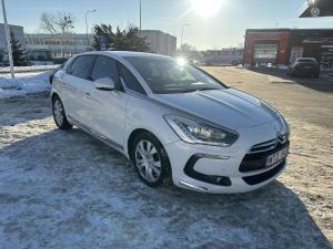 White Citroen DS5 2012 in Jonava, with an engine capacity of 2.00 L and mileage of 337 thousand km for 4350 €, photo 3 on AUTOMOTO.COM.LV