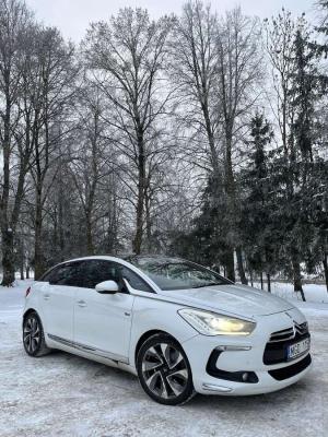 Balts Citroen DS5 2012 Mažeikiai, ar dzinēja tilpumu 2.00 L un nobraukumu 227 tūkst. km par 6500 €, foto 5 vietnē AUTOMOTO.COM.LV