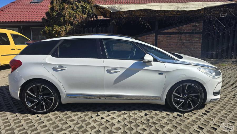 Balts Citroen DS5 2012 Kauņa, ar dzinēja tilpumu 2.00 L un nobraukumu 233 tūkst. km par 6600 €, foto 6 vietnē AUTOMOTO.COM.LV