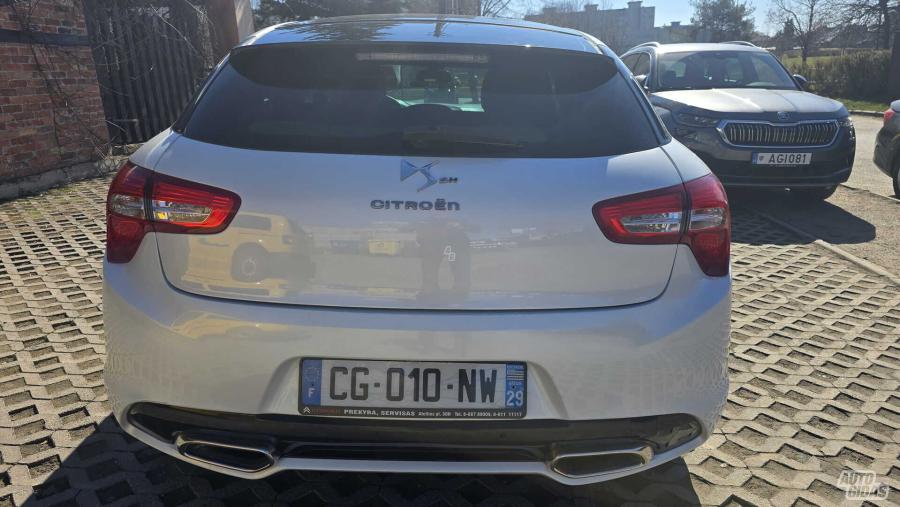 Balts Citroen DS5 2012 Kauņa, ar dzinēja tilpumu 2.00 L un nobraukumu 233 tūkst. km par 6600 €, foto 9 vietnē AUTOMOTO.COM.LV