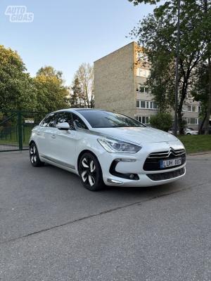 White Citroen DS5 2012 in Kaunas, with an engine capacity of 1.60 L and mileage of 275 thousand km for 4500 €, photo  on AUTOMOTO.COM.LV