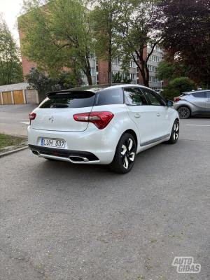 Balts Citroen DS5 2012 Kauņa, ar dzinēja tilpumu 1.60 L un nobraukumu 275 tūkst. km par 4500 €, foto 4 vietnē AUTOMOTO.COM.LV