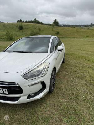 Balts Citroen DS5 2012 Viļņa, ar dzinēja tilpumu 2.00 L un nobraukumu 193 tūkst. km par 3500 €, foto 9 vietnē AUTOMOTO.COM.LV