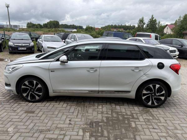 White Citroen DS5 2012 in Vilnius, with an engine capacity of 2.00 L and mileage of 193 thousand km for 2200 €, photo 3 on AUTOMOTO.COM.LV