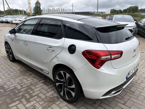 White Citroen DS5 2012 in Vilnius, with an engine capacity of 2.00 L and mileage of 193 thousand km for 2200 €, photo 5 on AUTOMOTO.COM.LV