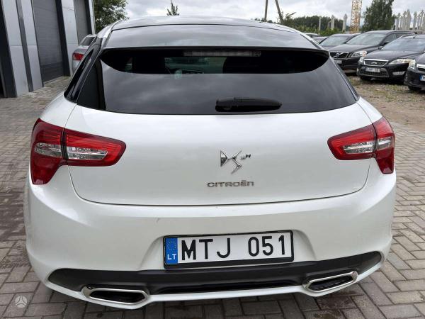 White Citroen DS5 2012 in Vilnius, with an engine capacity of 2.00 L and mileage of 193 thousand km for 2200 €, photo 7 on AUTOMOTO.COM.LV