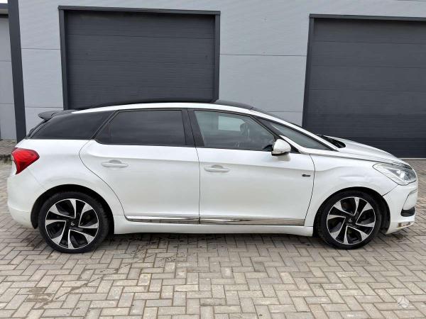 White Citroen DS5 2012 in Vilnius, with an engine capacity of 2.00 L and mileage of 193 thousand km for 2200 €, photo 10 on AUTOMOTO.COM.LV