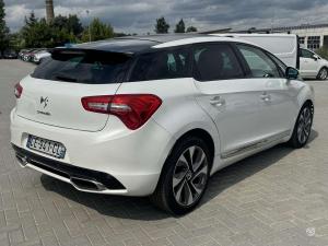 White Citroen DS5 2012 in Taurage, with an engine capacity of 2.00 L and mileage of 279 thousand km for 4500 €, photo 5 on AUTOMOTO.COM.LV