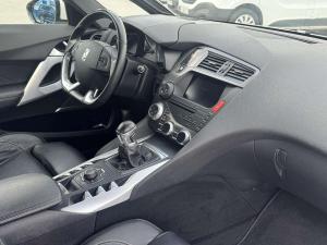 White Citroen DS5 2012 in Taurage, with an engine capacity of 2.00 L and mileage of 279 thousand km for 4500 €, photo 9 on AUTOMOTO.COM.LV