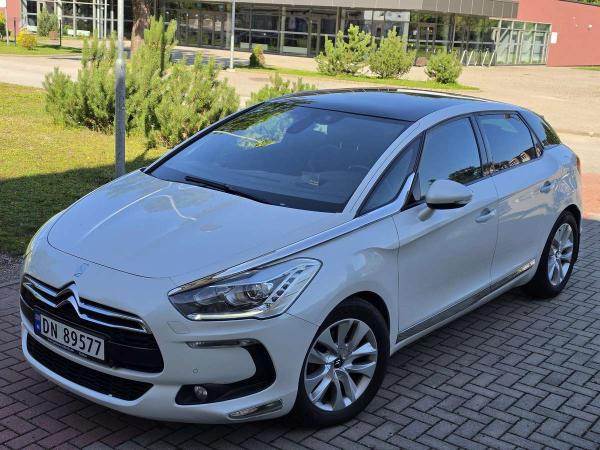 Balts Citroen DS5 2012 Šilutė, ar dzinēja tilpumu 1.56 L un nobraukumu 192 tūkst. km par 4500 €, foto 2 vietnē AUTOMOTO.COM.LV