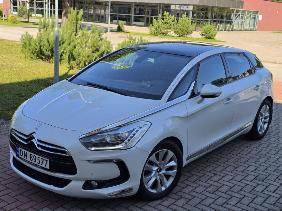 Balts Citroen DS5 2012 Šilutė, ar dzinēja tilpumu 1.56 L un nobraukumu 192 tūkst. km par 4500 €, foto 3 vietnē AUTOMOTO.COM.LV