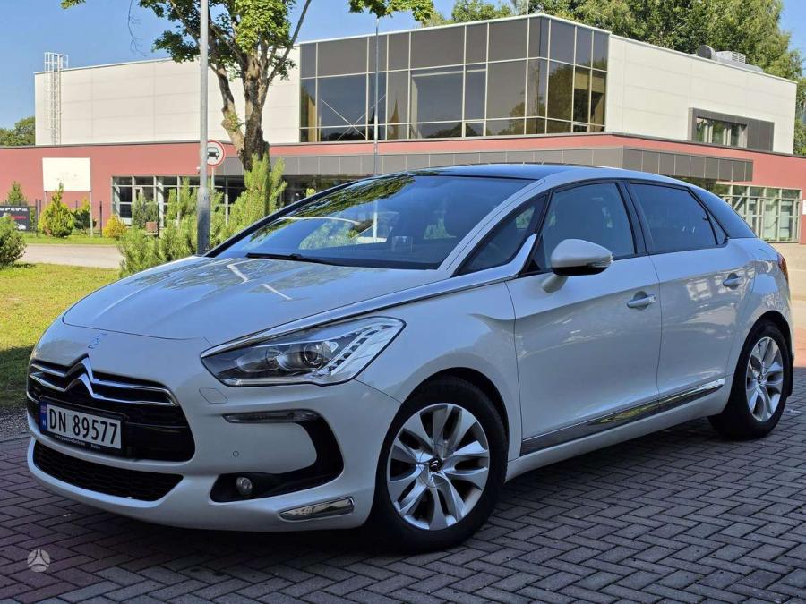 Balts Citroen DS5 2012 Šilutė, ar dzinēja tilpumu 1.56 L un nobraukumu 192 tūkst. km par 4500 €, foto 8 vietnē AUTOMOTO.COM.LV