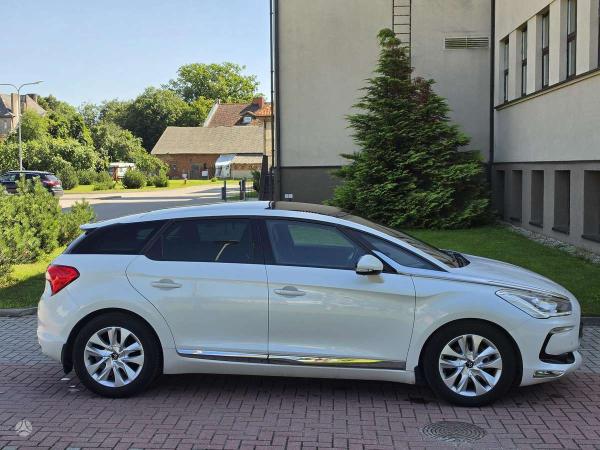 Balts Citroen DS5 2012 Šilutė, ar dzinēja tilpumu 1.56 L un nobraukumu 192 tūkst. km par 4500 €, foto 9 vietnē AUTOMOTO.COM.LV
