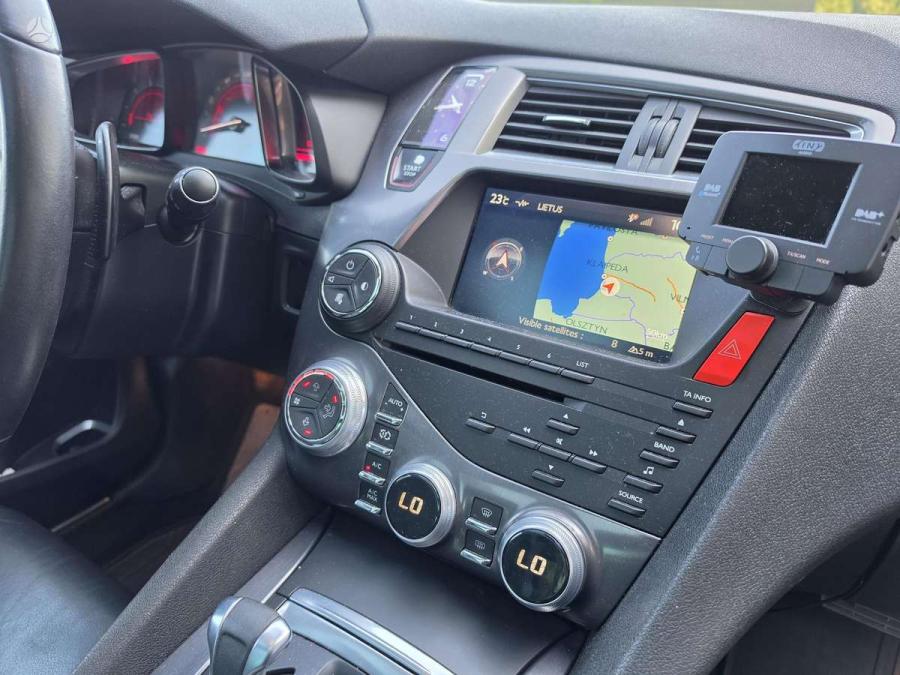 Balts Citroen DS5 2012 Šilutė, ar dzinēja tilpumu 1.56 L un nobraukumu 192 tūkst. km par 4500 €, foto 23 vietnē AUTOMOTO.COM.LV