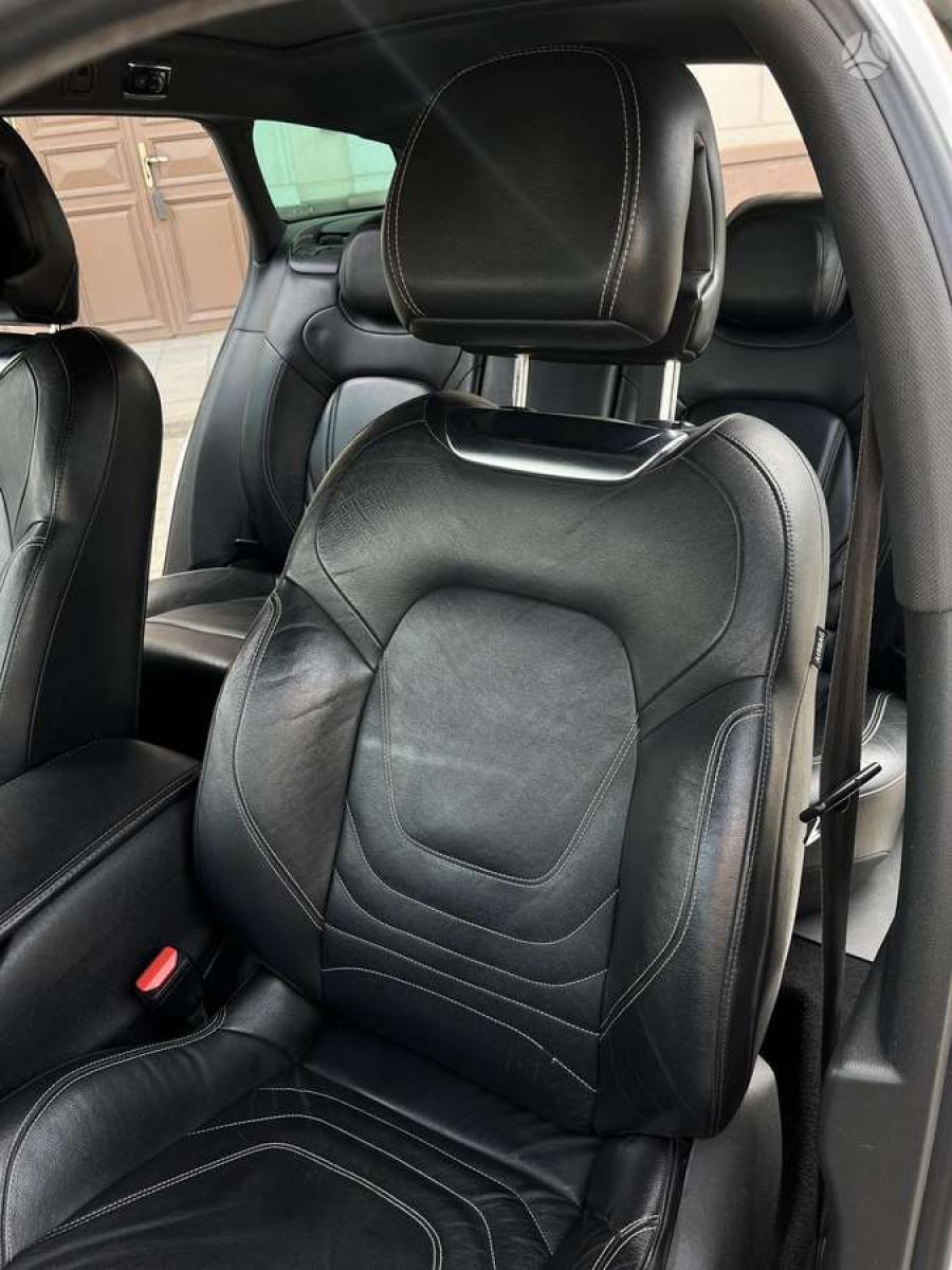 White Citroen DS5 2012 in Mazeikiai, with an engine capacity of 2.00 L and mileage of 229 thousand km for 5700 €, photo 13 on AUTOMOTO.COM.LV
