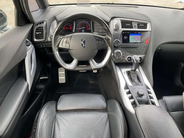White Citroen DS5 2012 in Taurage, with an engine capacity of 2.00 L and mileage of 189 thousand km for 5950 €, photo 6 on AUTOMOTO.COM.LV