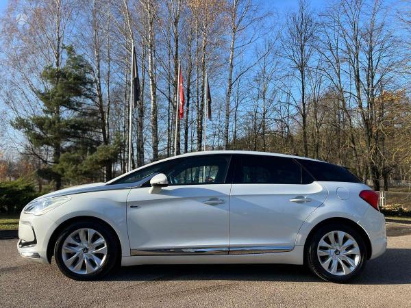 Balts Citroen DS5 2013 Kazlų Rūda, ar dzinēja tilpumu 2.00 L un nobraukumu 255 tūkst. km par 6000 €, foto 10 vietnē AUTOMOTO.COM.LV