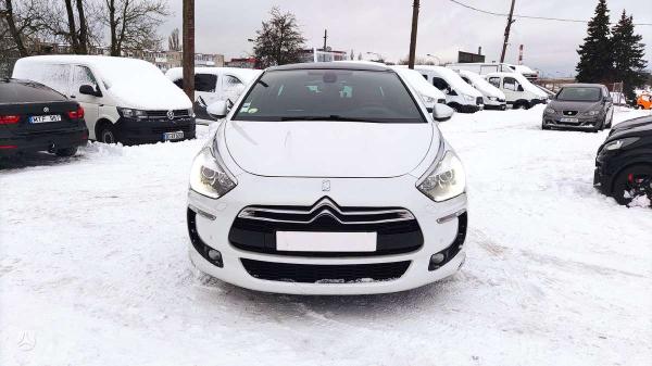 White Citroen DS5 2013 in Klaipeda, with an engine capacity of 2.00 L and mileage of 186 thousand km for 7990 €, photo 2 on AUTOMOTO.COM.LV