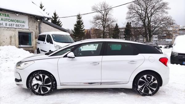 White Citroen DS5 2013 in Klaipeda, with an engine capacity of 2.00 L and mileage of 186 thousand km for 7990 €, photo 3 on AUTOMOTO.COM.LV