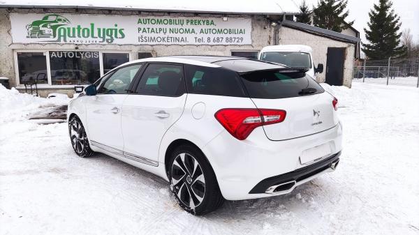 White Citroen DS5 2013 in Klaipeda, with an engine capacity of 2.00 L and mileage of 186 thousand km for 7990 €, photo 10 on AUTOMOTO.COM.LV