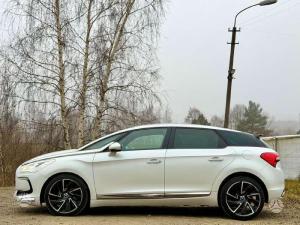 White Citroen DS5 2013 in Siauliai, with an engine capacity of 2.00 L and mileage of 250 thousand km for 6999 €, photo 13 on AUTOMOTO.COM.LV