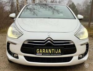 White Citroen DS5 2013 in Siauliai, with an engine capacity of 2.00 L and mileage of 250 thousand km for 5499 €, photo 5 on AUTOMOTO.COM.LV