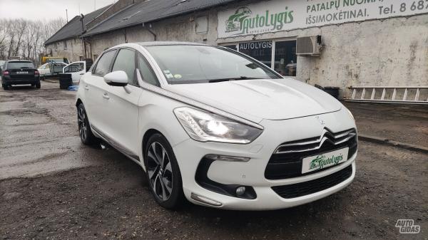 White Citroen DS5 2013 in Klaipeda, with an engine capacity of 2.00 L and mileage of 186 thousand km for 7890 €, photo 1 on AUTOMOTO.COM.LV