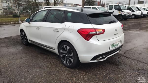 White Citroen DS5 2013 in Klaipeda, with an engine capacity of 2.00 L and mileage of 186 thousand km for 7890 €, photo 10 on AUTOMOTO.COM.LV