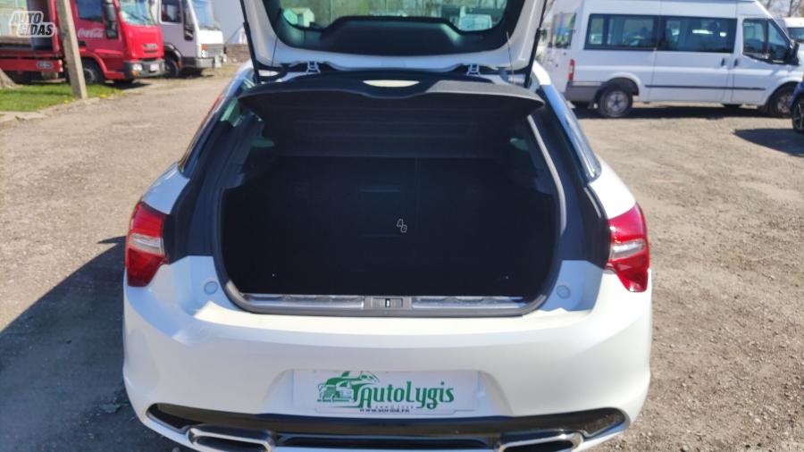 Balts Citroen DS5 2013 Klaipėda, ar dzinēja tilpumu 2.00 L un nobraukumu 186 tūkst. km par 7790 €, foto 14 vietnē AUTOMOTO.COM.LV