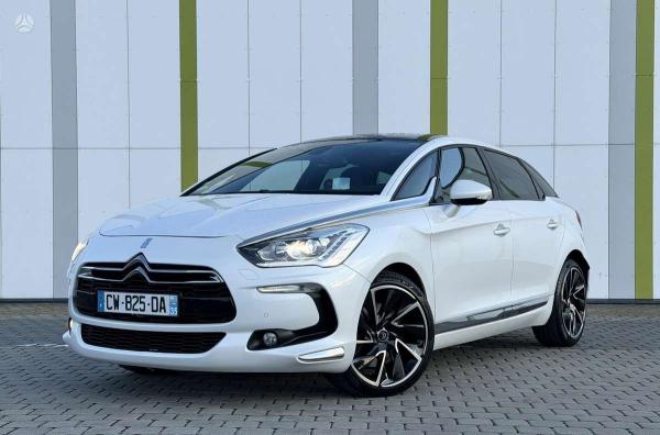 White Citroen DS5 2013 in Taurage, with an engine capacity of 2.00 L and mileage of 226 thousand km for 5800 €, photo 1 on AUTOMOTO.COM.LV