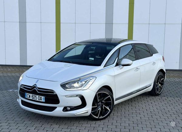 White Citroen DS5 2013 in Taurage, with an engine capacity of 2.00 L and mileage of 226 thousand km for 5800 €, photo 7 on AUTOMOTO.COM.LV