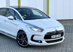 White Citroen DS5 2013 in Taurage, with an engine capacity of 2.00 L and mileage of 226 thousand km for 5800 €, photo 5 on AUTOMOTO.COM.LV
